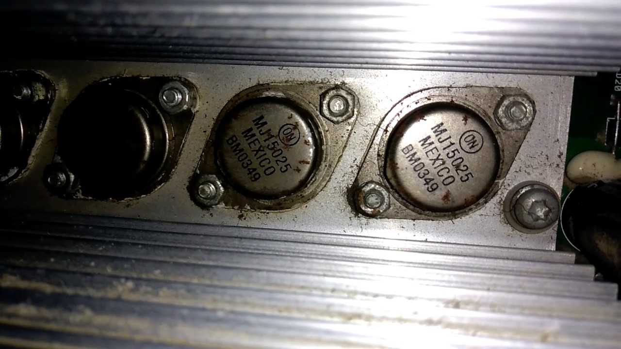 Crown XS 900 Guts - YouTube