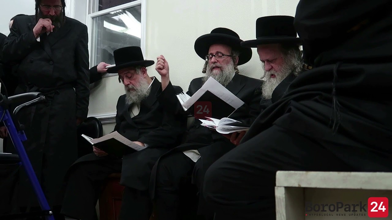 Hundreds attend a rare chalitzah ceremony at the Karlsbuger Beis Din ...