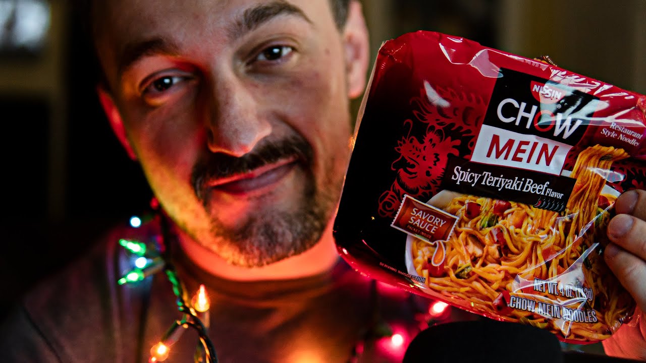 Christmas Eve & Some Ramen 🎄🤣 | ASMR (Whispering, Chewing Sounds) - YouTube