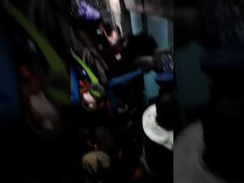 Pane desah me ser Ban te hai Mumbai me laat khate hai