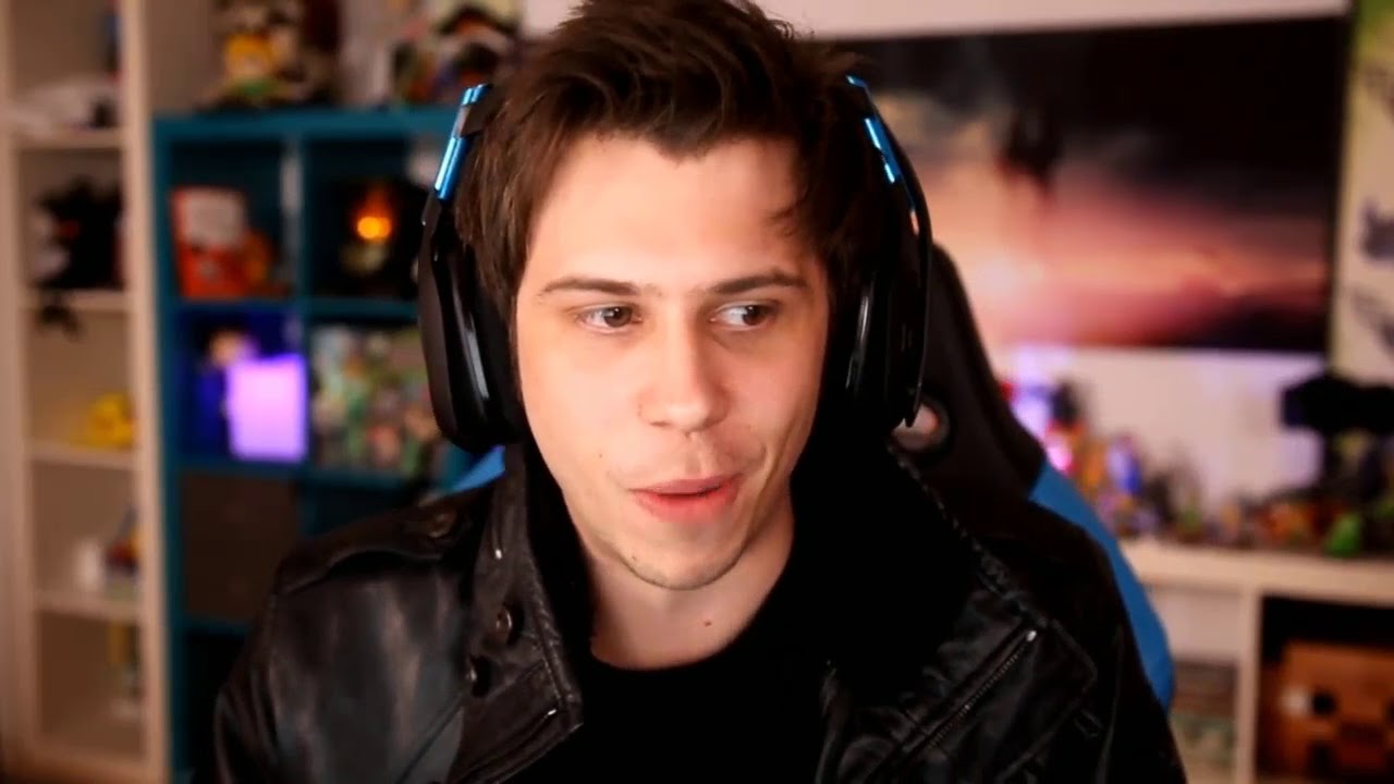 RUBIUS DICE POR QUÉ NO SALIO EN EL REWIND DE YOUTUBE 2017 - YouTube