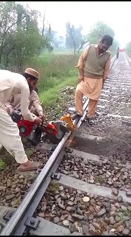 Railway Track Cutting Complete Process Rail Cutting Machine How to cut ...