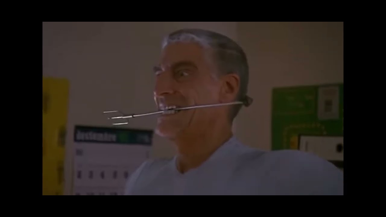 LE COMICHE 2 PAOLO VILLAGGIO E RENATO POZZETTO FANNO I CARABINIERI ...