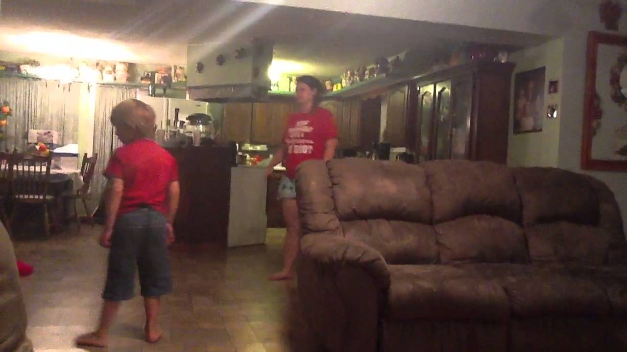 Boo clap clap - YouTube