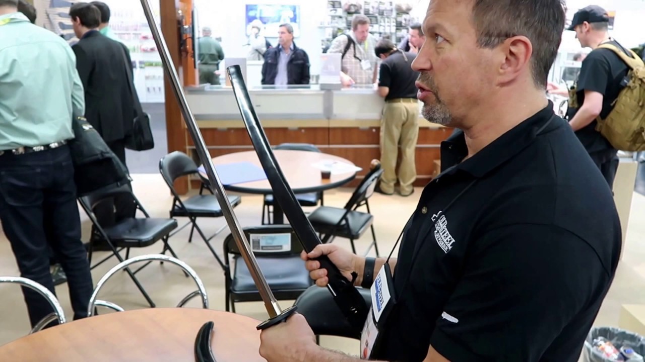 Ron Balicki over de Steven Seagal items van Cold Steel - YouTube