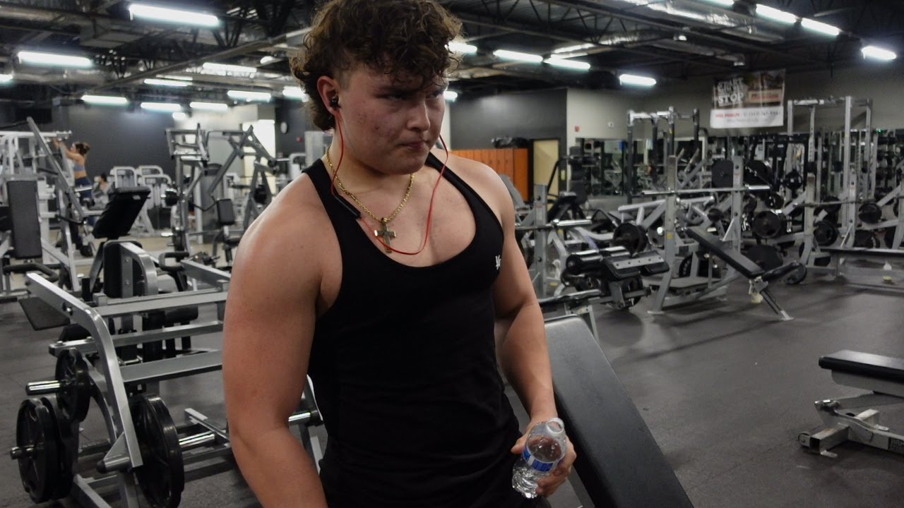 BACK/BICEPS | MY DORITO BACK ROUTINE - YouTube