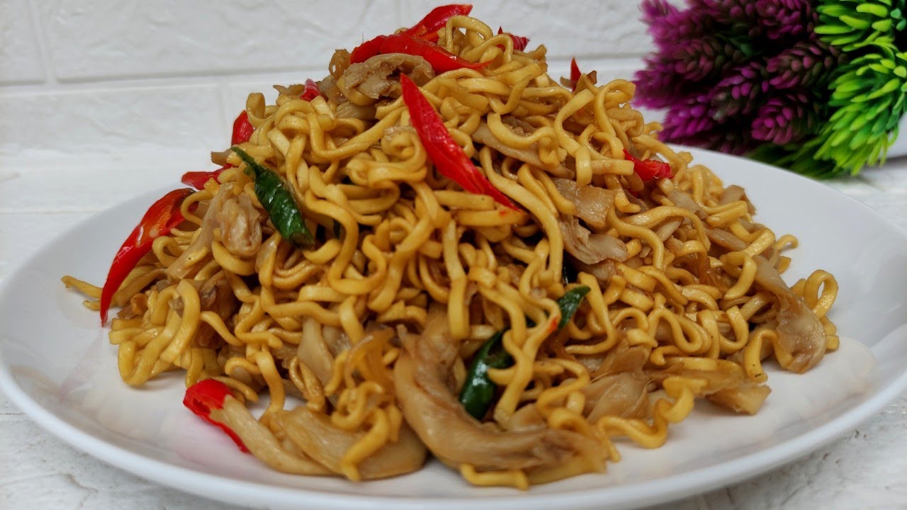 SEGAMPANG INI BIKIN TUMIS JAMUR MIE PEDAS MANIS YANG ENAK BANGET - YouTube