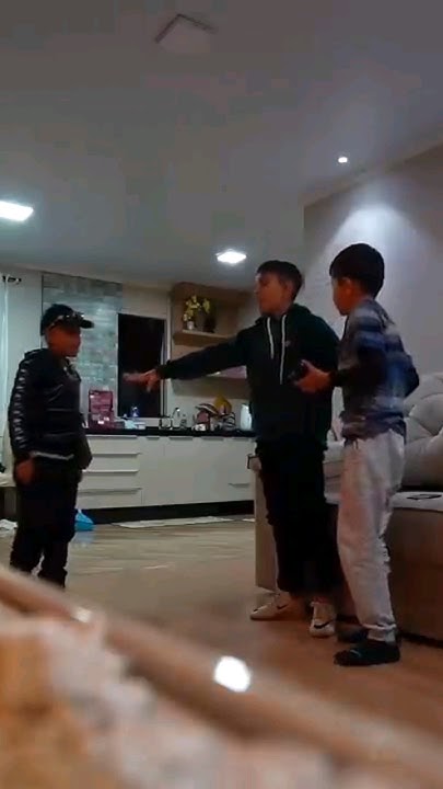 O mini cria Bateu no João Ismael @PatyeDede - YouTube