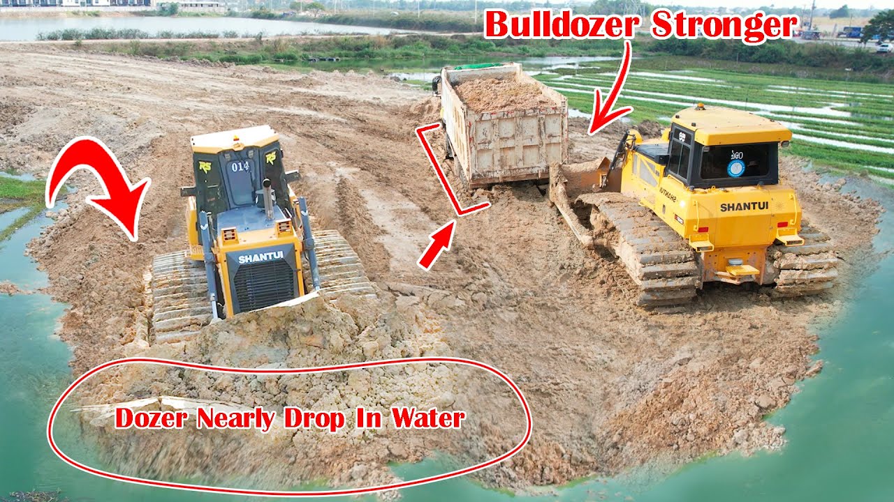 Bulldozer SHANTUI In Deep Mud Hole & Recovery By Kobelco, Bulldozer ...