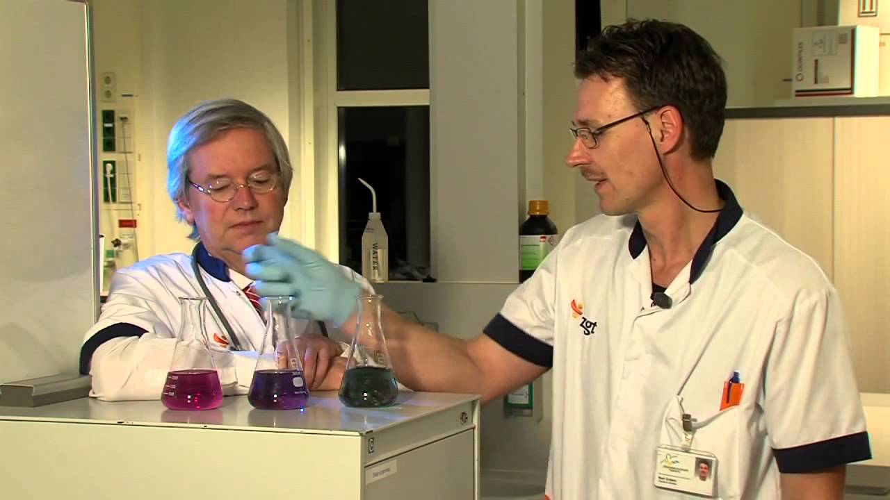 Rode kool sap, kleur indicator zuur-base. - YouTube