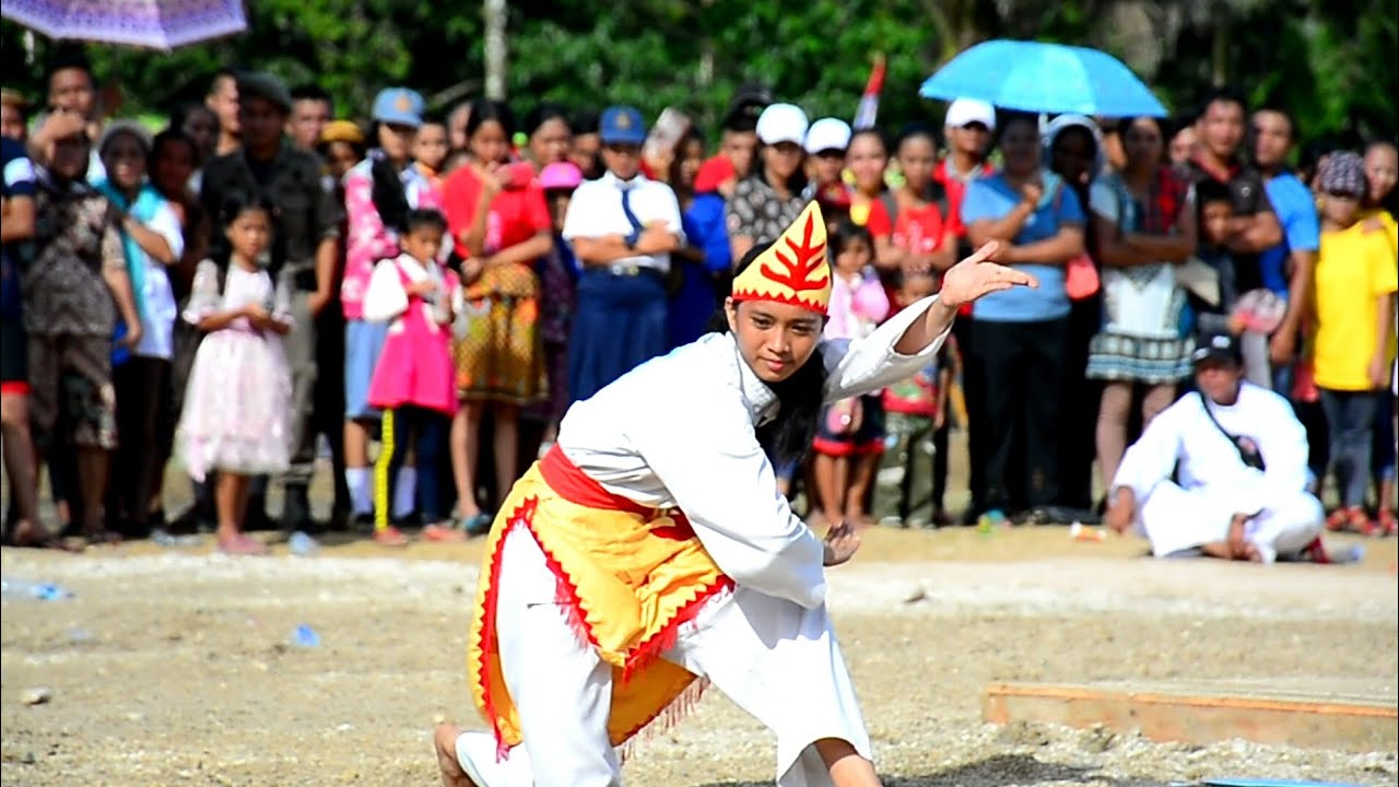 PESILAT CANTIK DARI NIAS SELATAN - YouTube