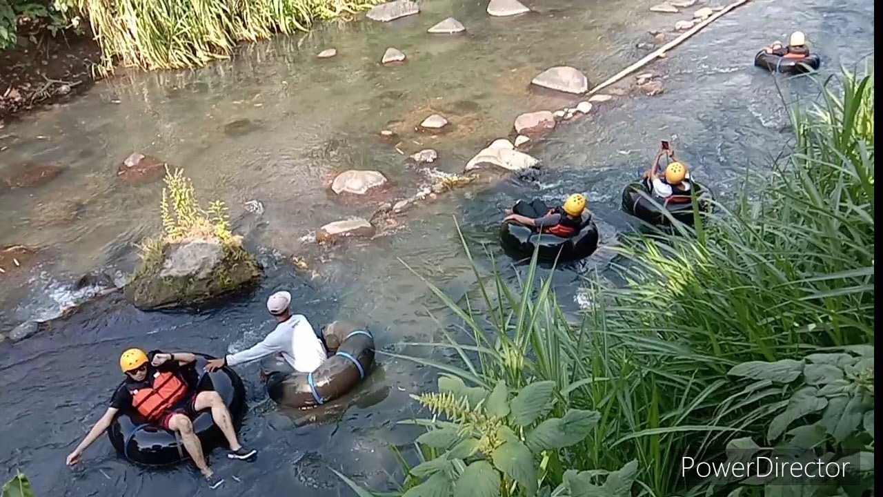 Makan dan Tubing Di New River Moon - YouTube