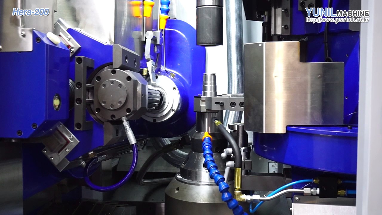HERA-200 (1) - CNC GEAR HOBBING MACHINE 기어호빙머신 - YouTube