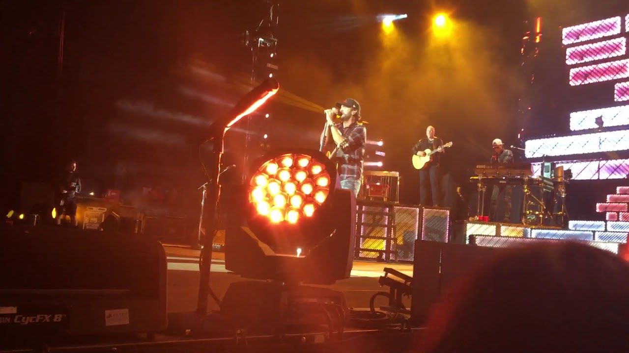 Luke Bryan: Light it Up (Live in Pittsburgh 9-9-17) - YouTube