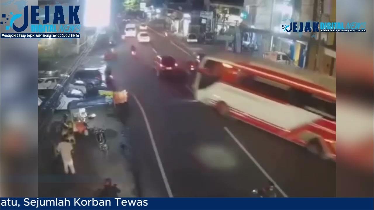 𝐊𝐞𝐜𝐞𝐥𝐚𝐤𝐚𝐚𝐧 𝐌𝐚𝐮𝐭 𝐁𝐮𝐬 𝐏𝐚𝐫𝐢𝐰𝐢𝐬𝐚𝐭𝐚 𝐝𝐢 𝐊𝐨𝐭𝐚 𝐁𝐚𝐭𝐮: 𝐑𝐞𝐦 𝐁𝐥𝐨𝐧𝐠, 𝐁𝐚𝐧𝐲𝐚𝐤 𝐊𝐨𝐫𝐛𝐚𝐧 𝐉𝐢𝐰𝐚#KecelakaanBus# ...