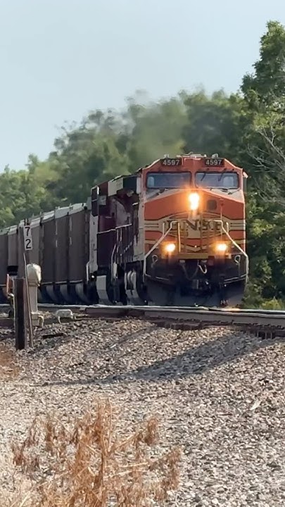 CP Gevo trails on fast BNSF Cargill Feed train!! #bnsfrailway #bnsftrains # ...