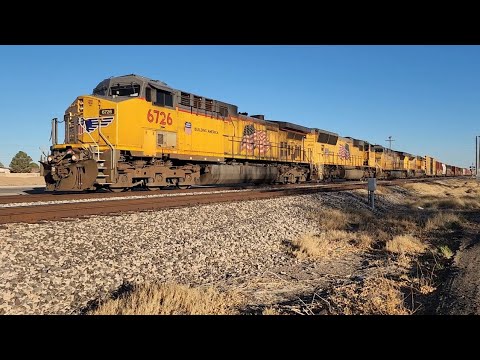 WB Union Pacific 6726 ex CNW Leads Manifest Train in El Paso, TX 02/23/2025 - YouTube
