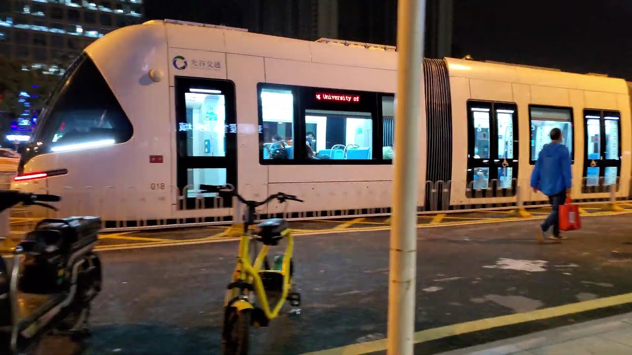 WUHAN ULTRA MODERN TRAM 4K - YouTube