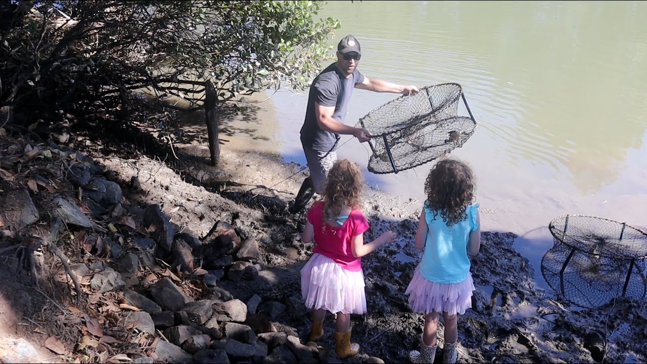 CATCHING FISH IN CRAB POTS - OFF BACKYARD - YouTube
