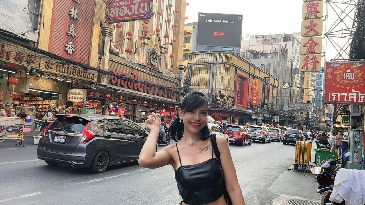 LIVE Market Tour 🍜 Street Food Community 🌍 Adventures of Noodle Lady in ...