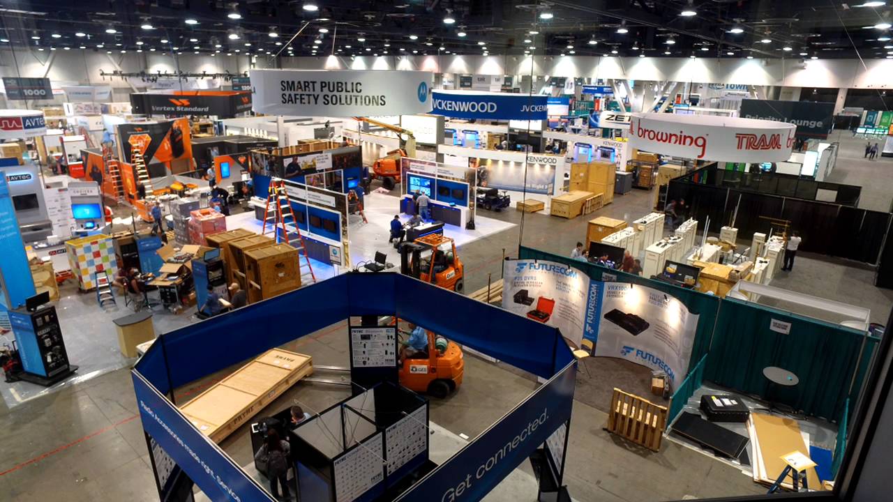 The build-up of IWCE 2016 - Timelapse - YouTube