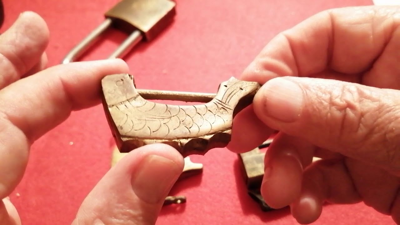 (16) Chinese locks - YouTube