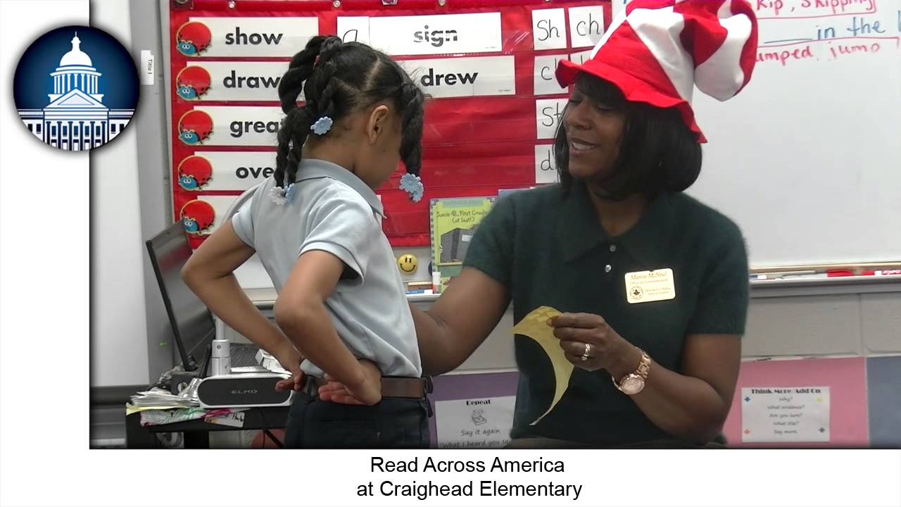 Read Across America at Craighead Elementary - YouTube