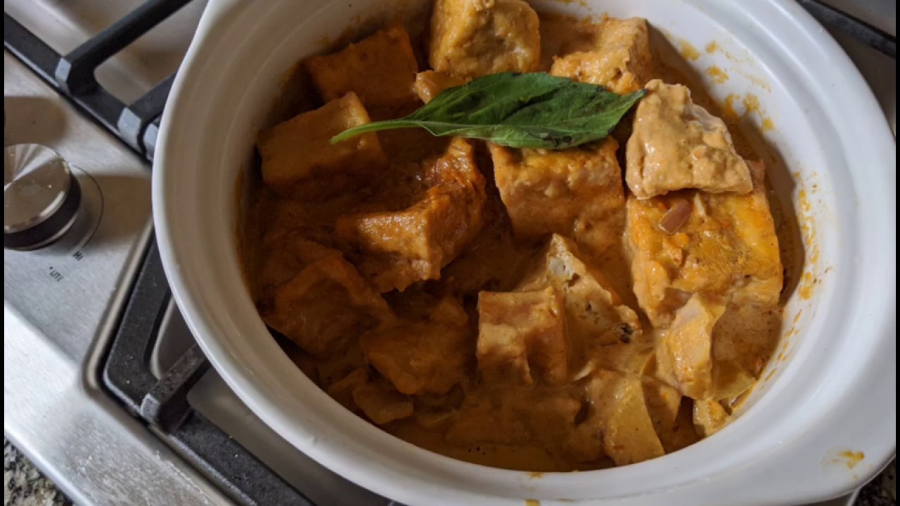 How to cook Tofu and Taro Curry in a Claypot - tasty tofu recipes - YouTube