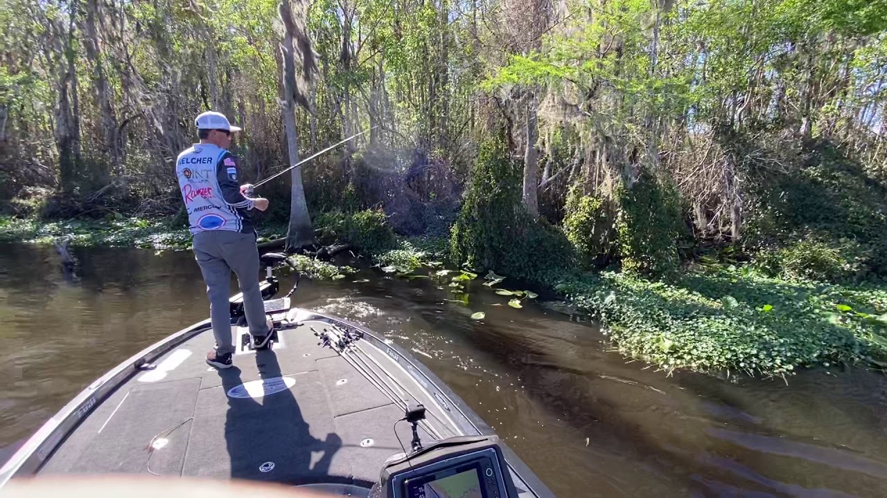 Kyle Welcher catches a GIANT in his Fort Bassmasters Elite Series ...