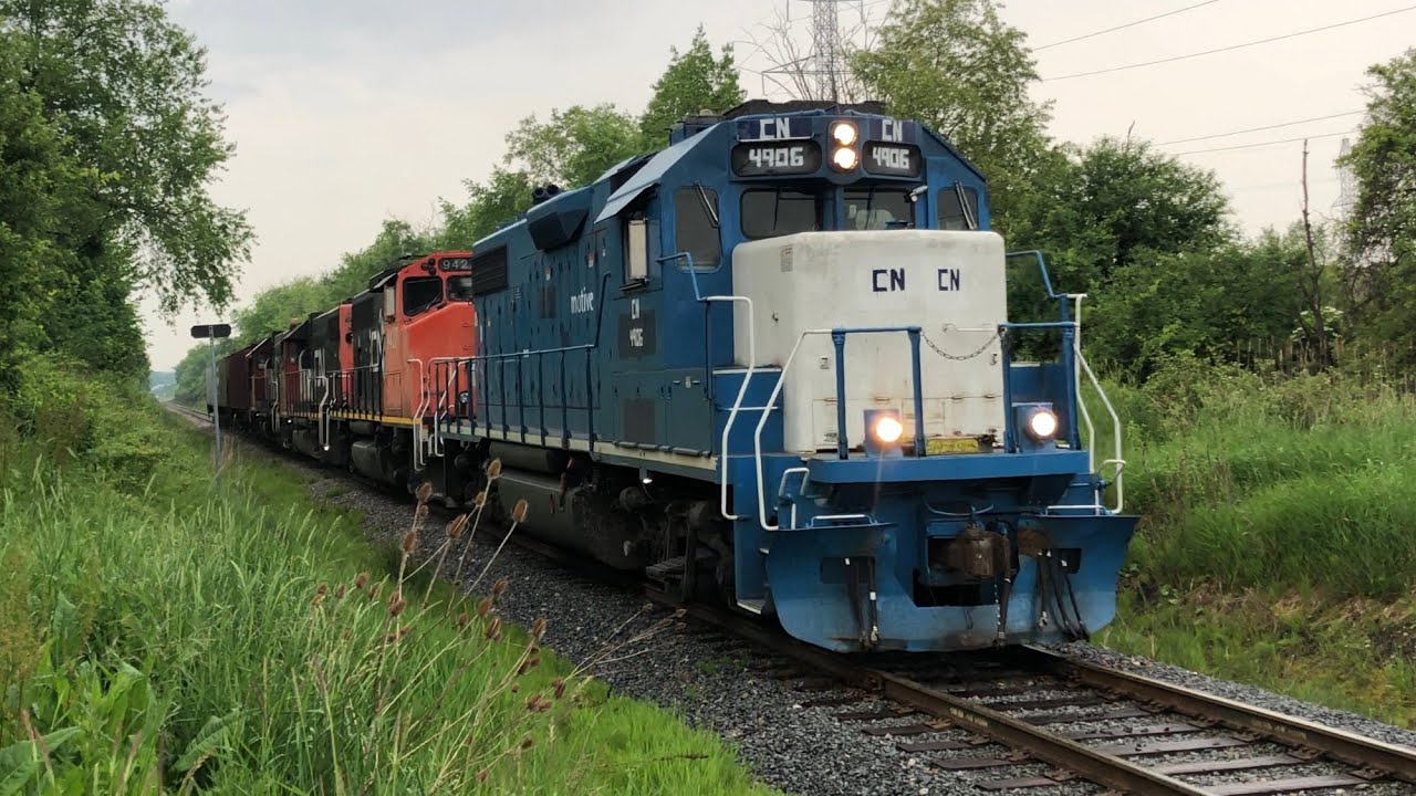 CN 568 with a patched GMTX unit leading! (VERY LOUD HORN) - YouTube