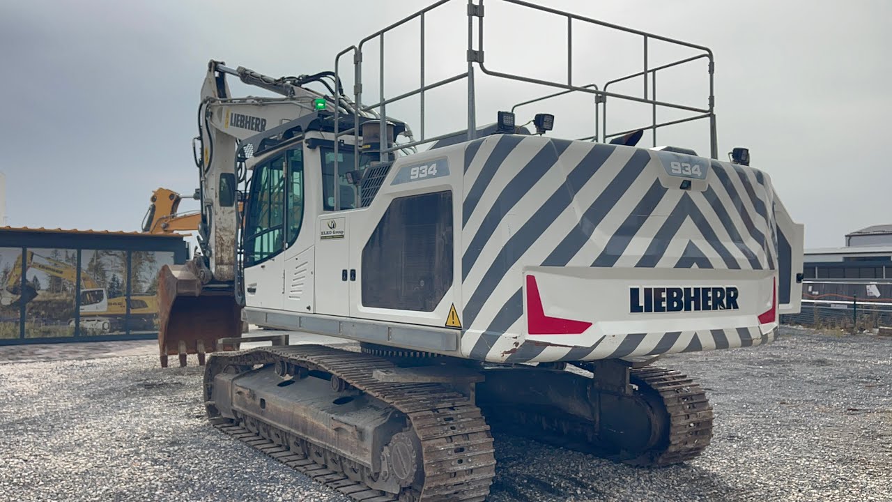 LIEBHERR 934 G8 - Excavator Year:2020 - YouTube