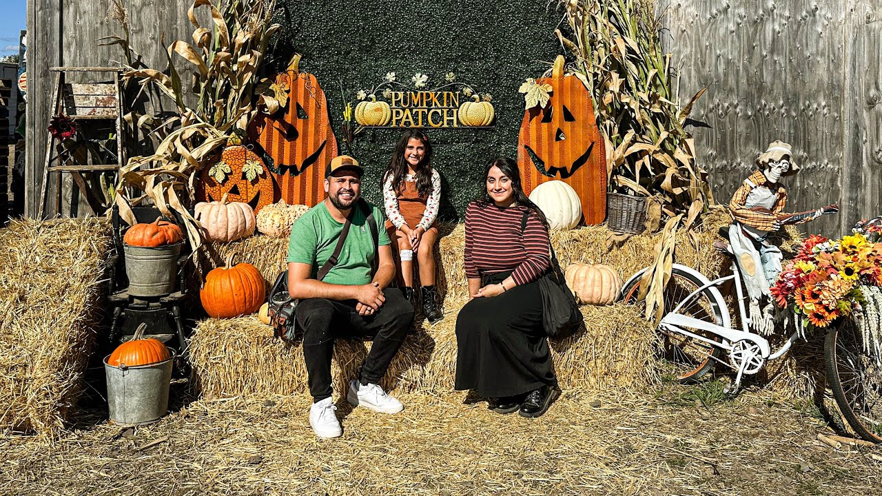 Pumpkin Patch at Frog Pond Farm in Wilsonville, Oregon - YouTube