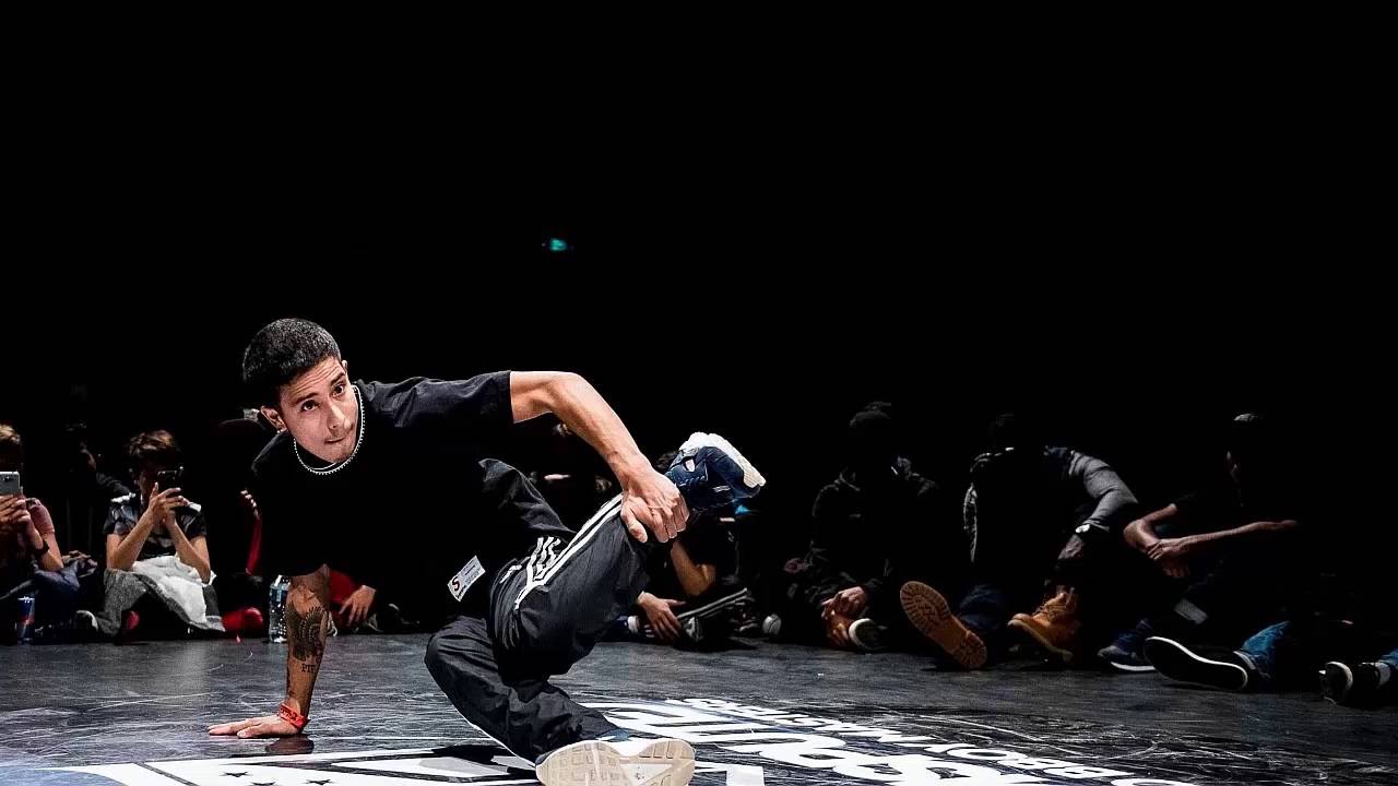 Bboy Victor vs Bboy Lagaet (Soundtrack BOTY 2015) - YouTube