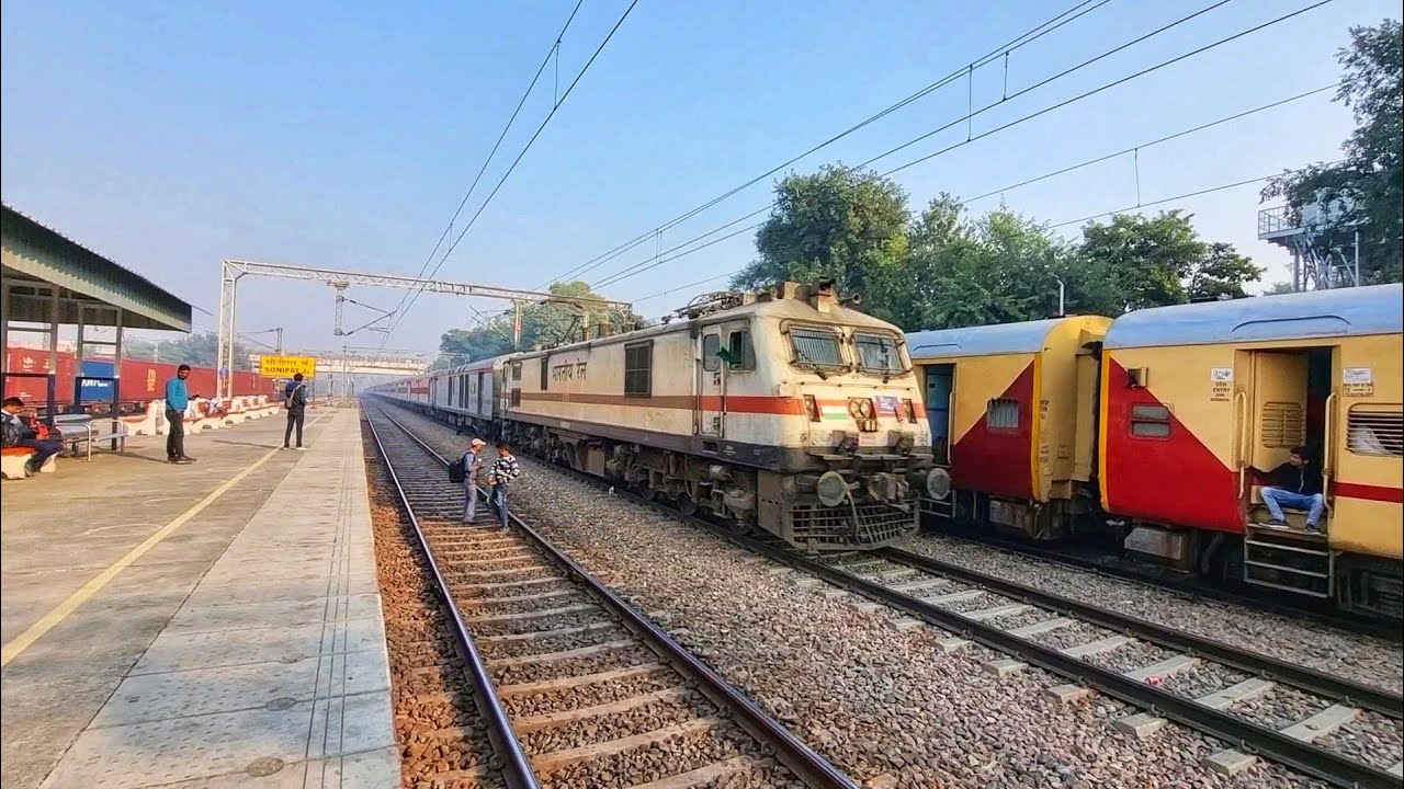 Dangerous 130 Kmph 🔥 Overtake: Chandigarh Bandra Express overtaking ...