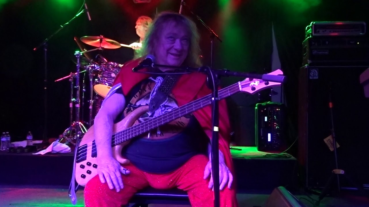 Sweet Live 4/2019 - YouTube