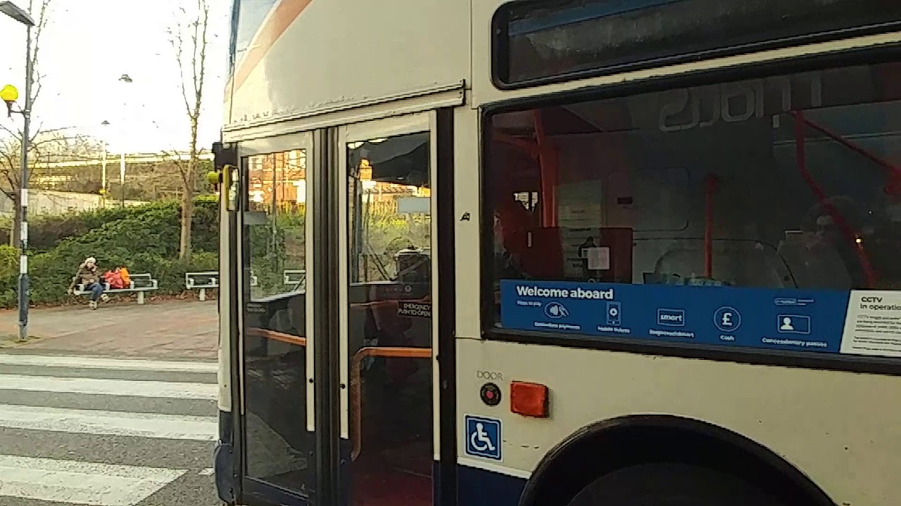 Here is the 8 bus in Basingstoke - YouTube