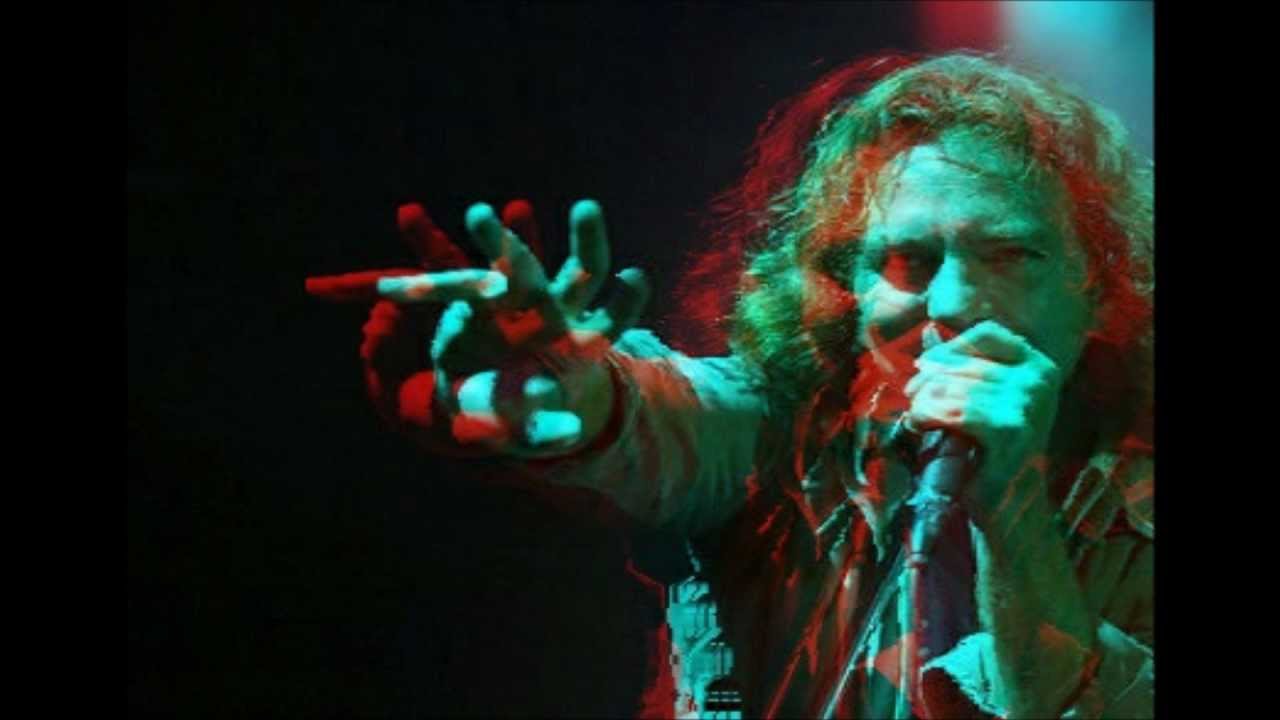Eddie Vedder - Better Days - 3D - YouTube