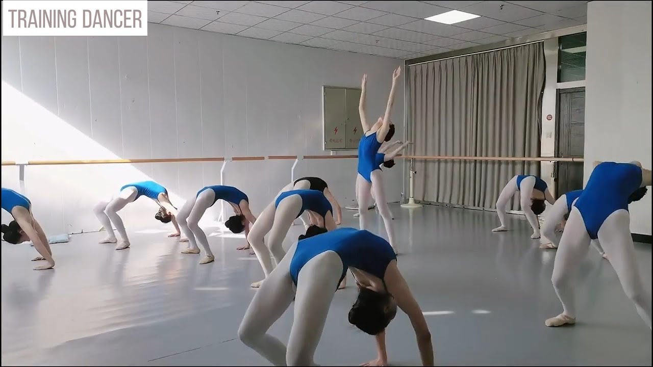 Soft dance training, only with effort and perseverance can one stand in the center of the stage ...