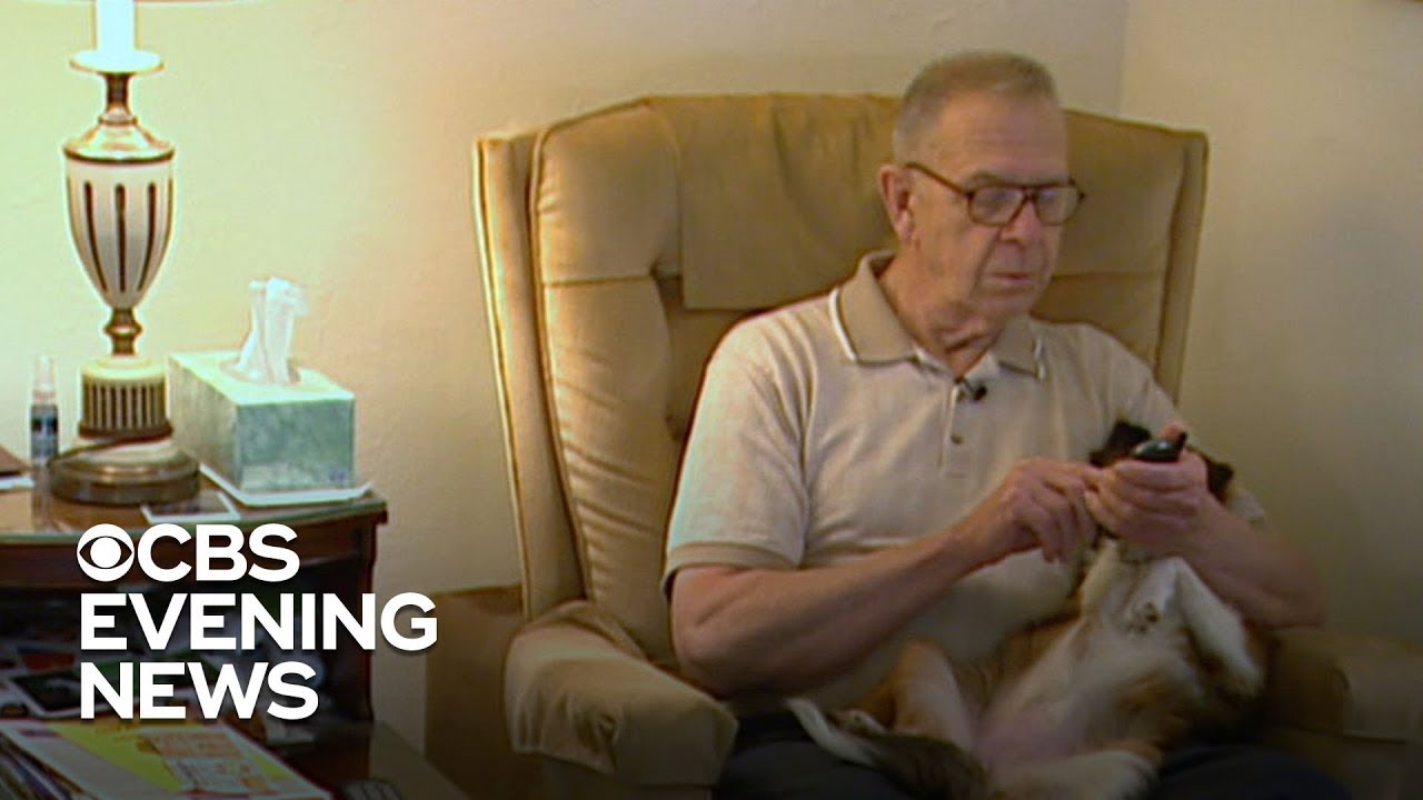 Steve Hartman tries to bring his father into the modern world - YouTube
