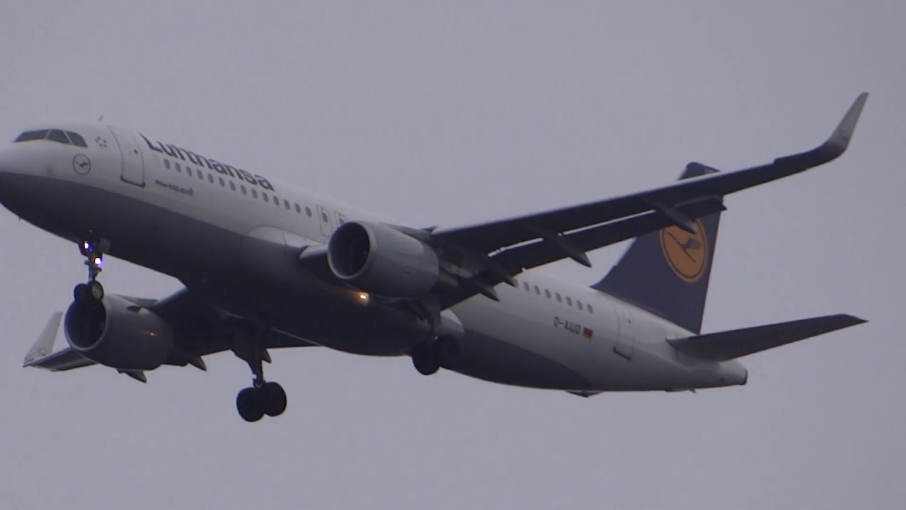 D-AIUD Lufthansa Airbus A320 sharklets Landing approach Frankfurt ...