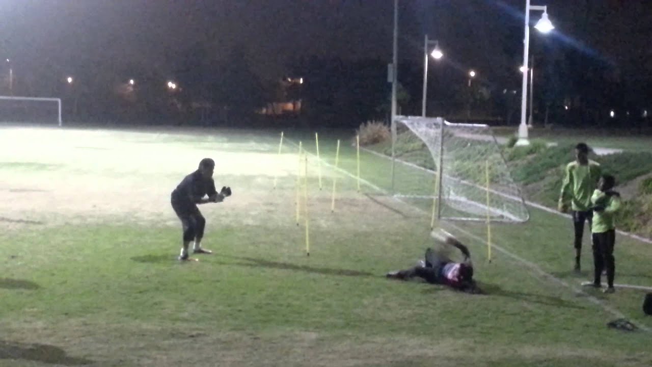 U13 female training.. female soccer goalkeeper - YouTube