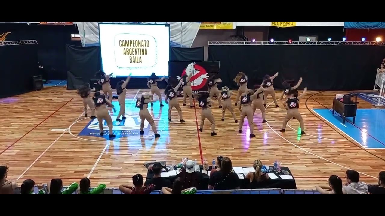 Free Dance - Cazafantasmas - Flavia Gym 2021 - YouTube