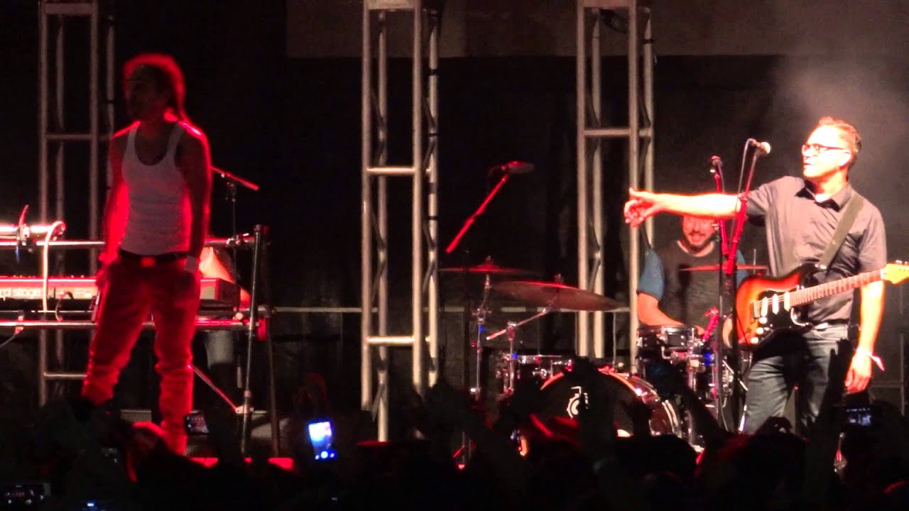 Cafe Tacvba live at the Ruido Fest in Chicago - YouTube