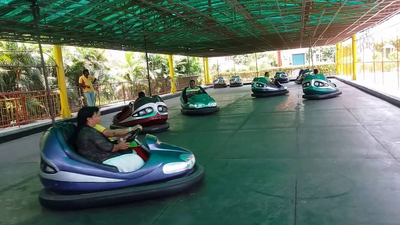 striking car - YouTube