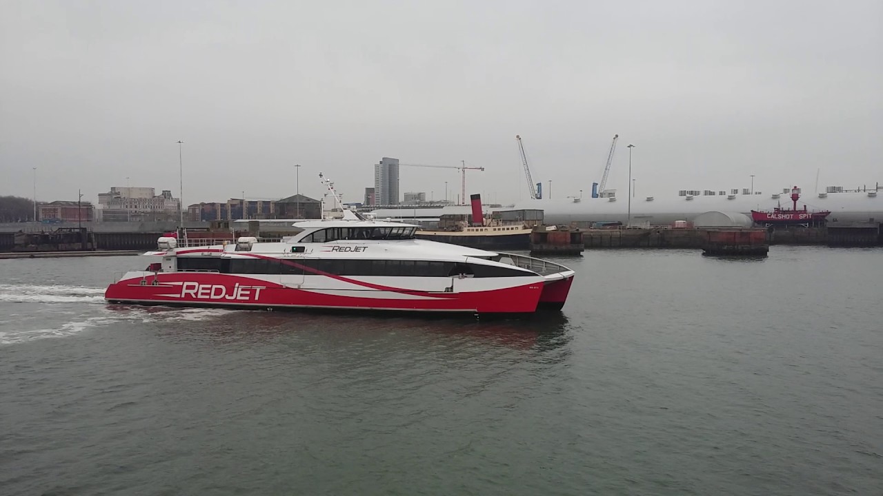 Red Jet 6 departs (2nd time) Southampton Harbour 11 March - YouTube