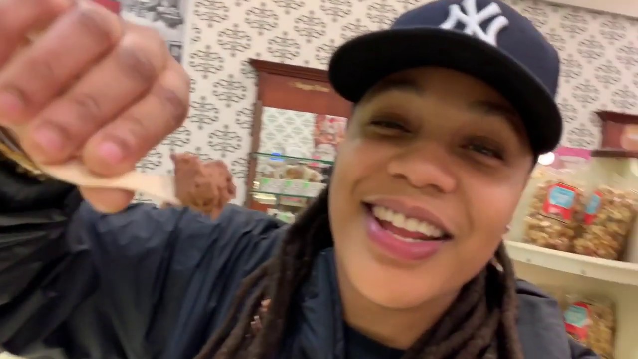 Whippn it up with Tay at Kilwins Ice cream shop - YouTube