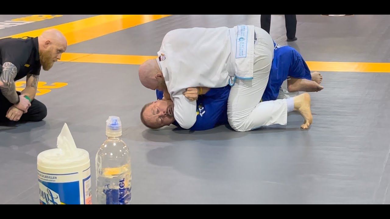 Ultra Heavyweight Master 2 White Belt Wins 3rd Match With Papercutter ...