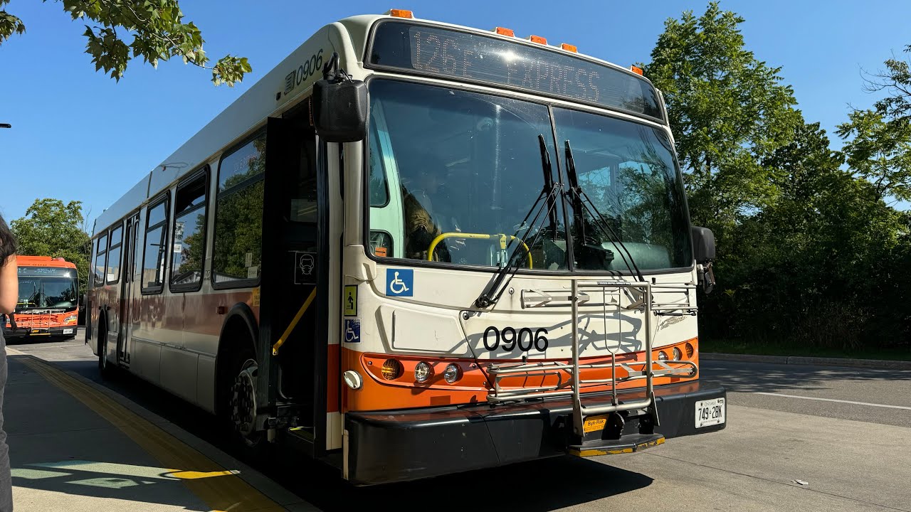 [NEW ROUTE] MiWay - Route 126E: Burnhamthorpe Express (New Flyer D40LFR ...