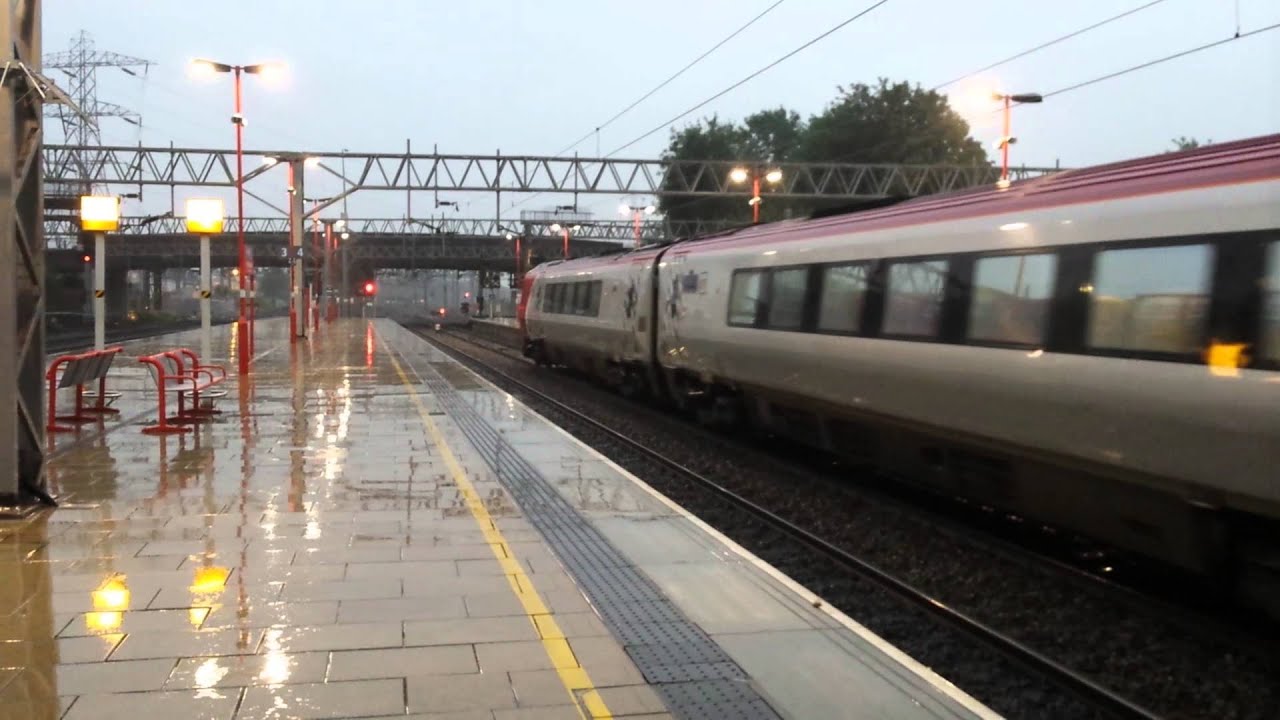 Virgin Voyagers 221104/108 Birmingham to Holyhead - YouTube