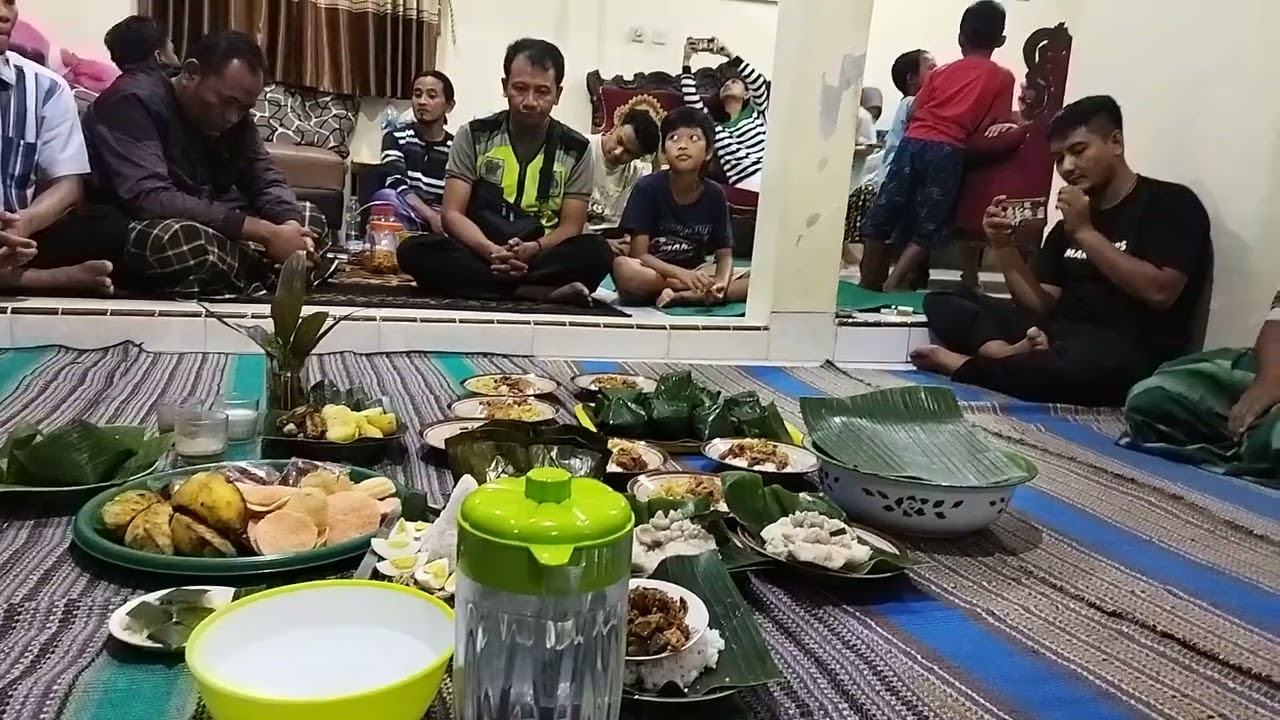 kenduri tradisional Jawa "Nyambung Tuwuh" - YouTube